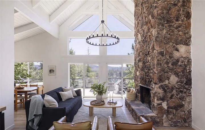 West Shore Waterview, (W/ Dock & Walk To Lake!) - Lake Arrowhead