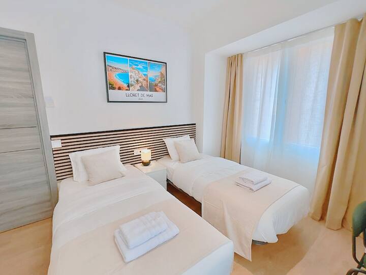 Habitación Doble Luminosa En Lloret - Lloret de Mar