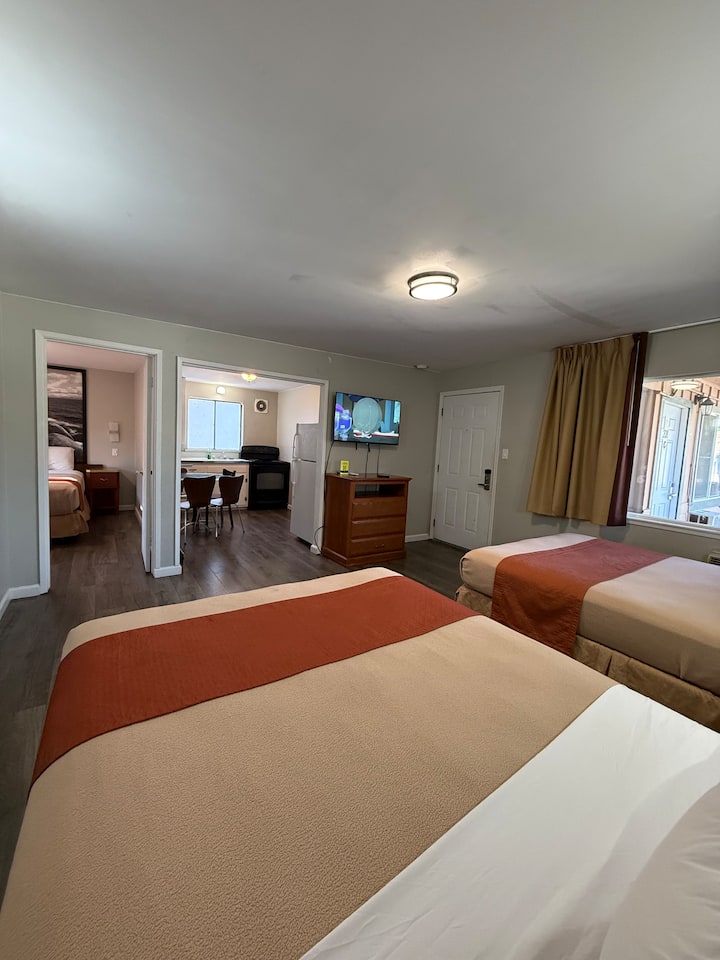 1 Bedroom Apartment In Hotel- 3 Beds, Full Kitchen - South Lake Tahoe, CA