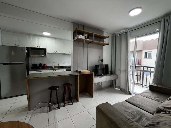 Lindo Apartamento Em Condomínio - Florianópolis