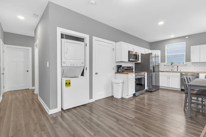 Modern 3br Cottage | Hospitals, Airport, Downtown - 콜럼버스