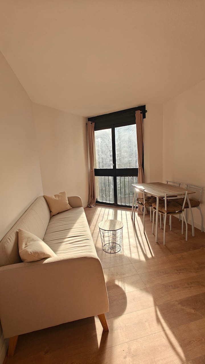 Cozy And Bright 2br Apartment - Easy Paris Access - Viry-Châtillon