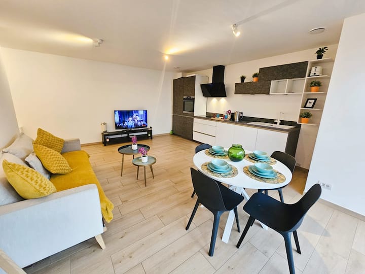 Peaceful 1br W Balcony Near City Center - Luxembourg