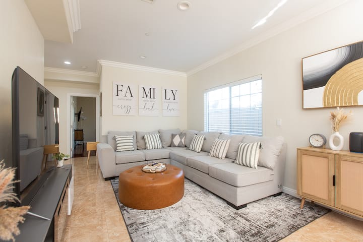 Centrally Located Family Relaxation Retreat - El Monte