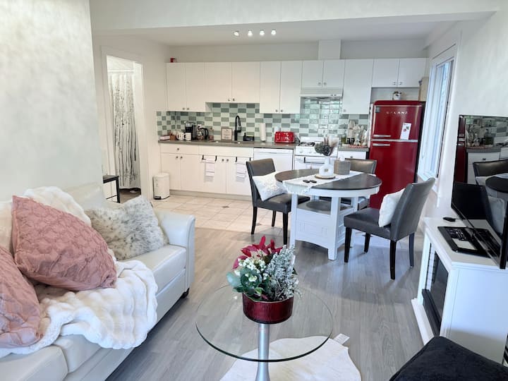 Home Away From Home |Walnut Grove| Langley - Langley