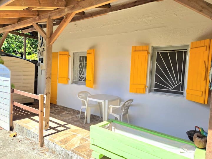 L'orange Volcanique : Votre Refuge Martiniquais - Le Prêcheur