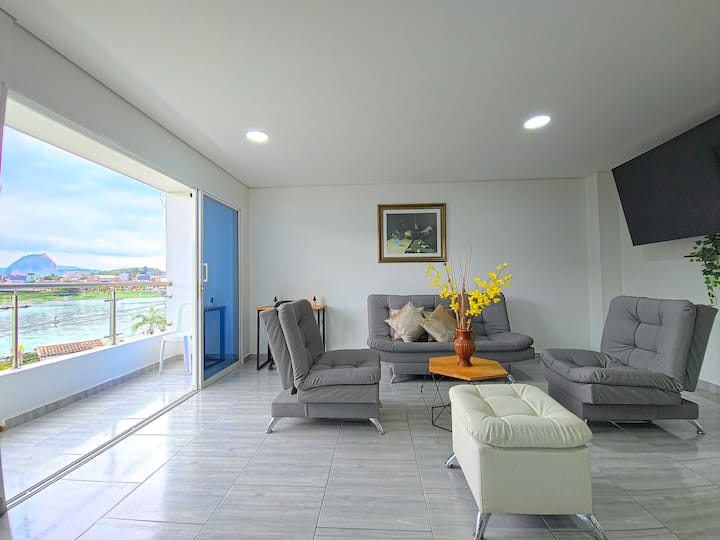 Hermosa Casa Guatape Cerca Malecón /Linda Vista - Guatape