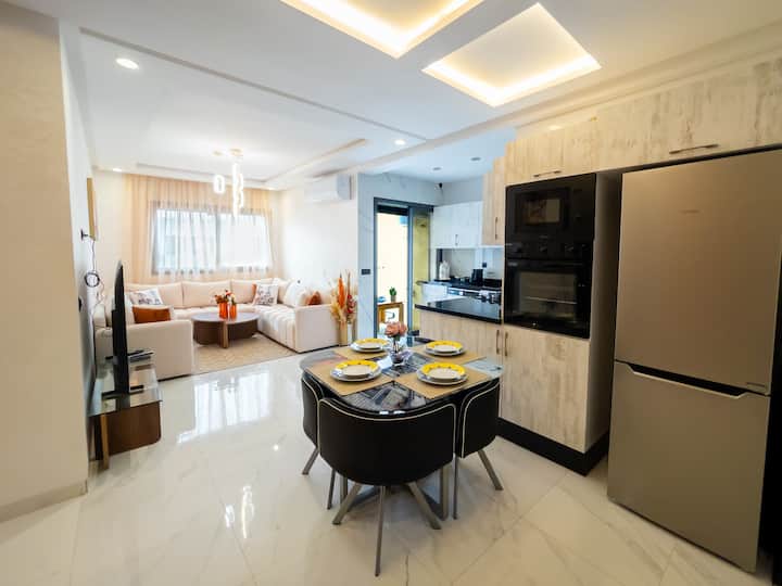 Bel Appartement, Piscine Intérieure Et Extérieure - Témara