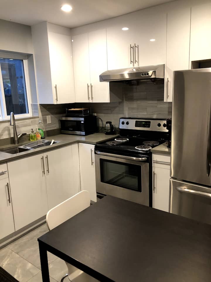 Trout Lake Laneway Suite - Vancouver