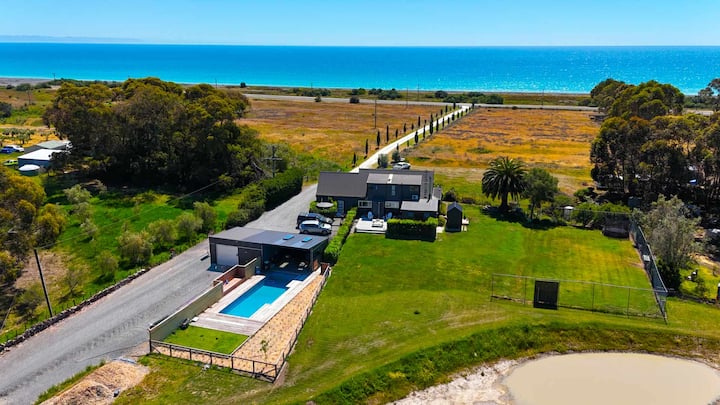 Teawanga Escape - Clive