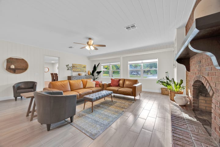 The Lake House - Lakeland, FL