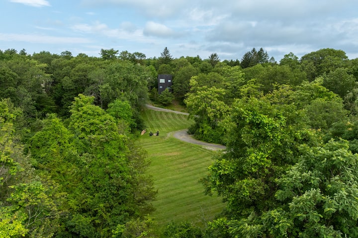 The Hudson Lookout: Breathtaking Views W/ Sauna! - Catskill, NY