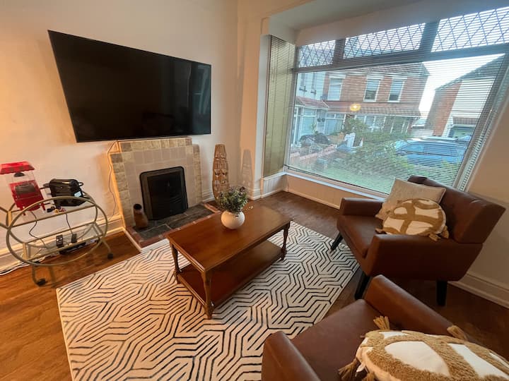 By The Beach & 10 Minutes From Swansea City Centre - The Mumbles