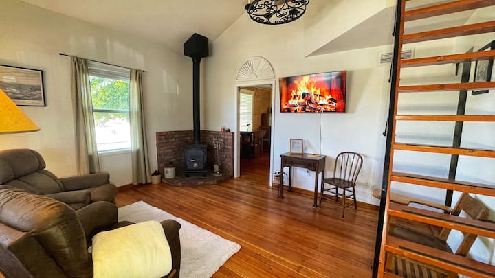 Historic Cottage With Mountain Views - Jerome, AZ