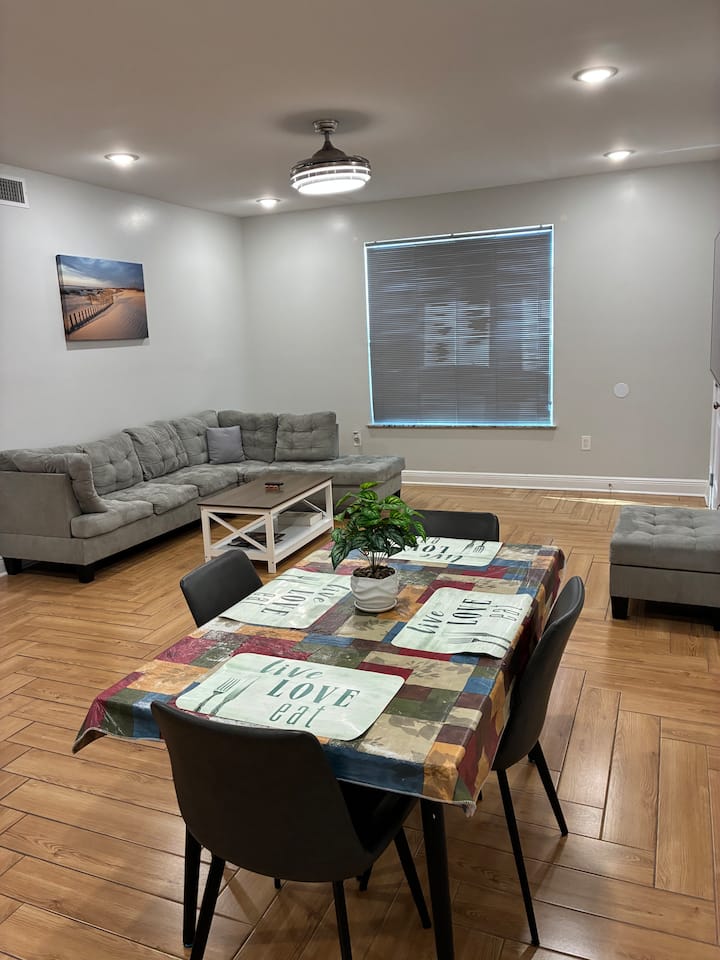 2 Bed Beach Haven Apt. - Biloxi, MS