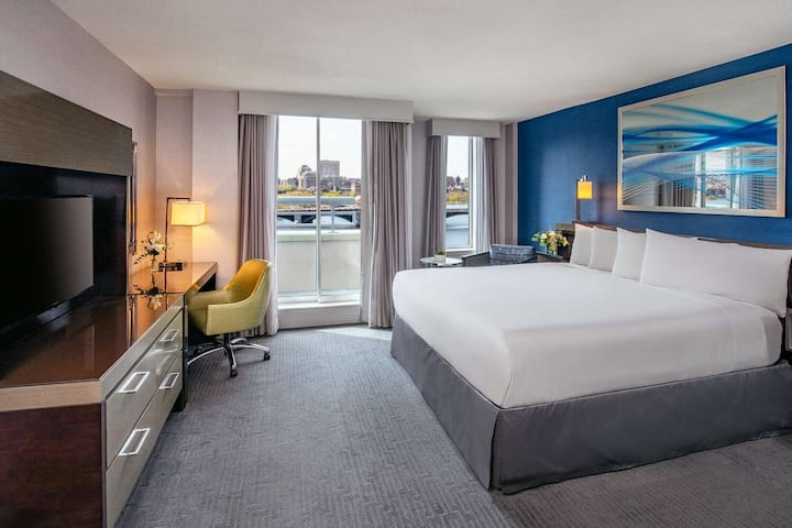 2 Pet-friendly Units! W/ Pool - Boston, MA
