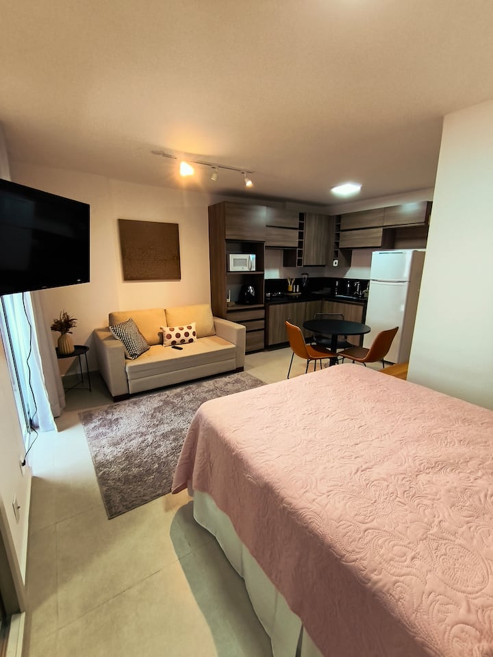 Belíssimo Studio No Centro Com Ar Cond. E Lazer! - Juiz de Fora