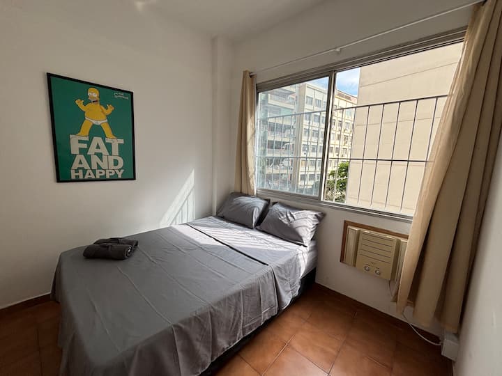 Apartamento Espaçoso Em Copacabana! - Copacabana