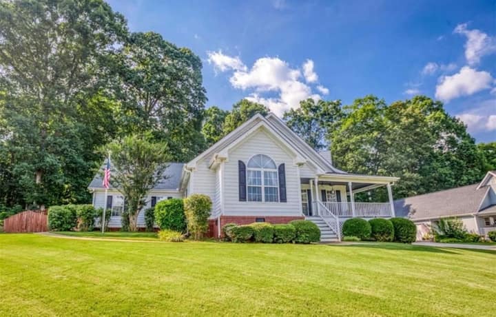 Comfy Home Away From Home - Monroe, GA