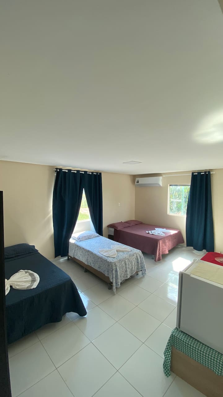 Suíte 04: Hospedagem Castro - Presidente Figueiredo