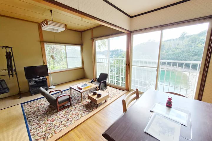 Central Island Villa · Walk To Shops & Café - Bizen