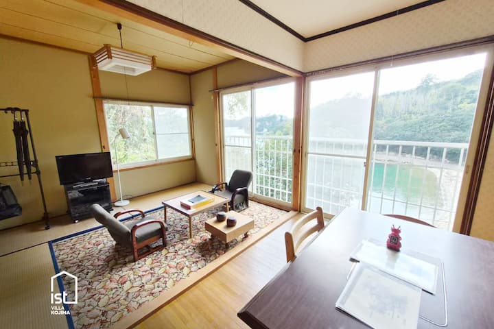 Ist Villa 10: Retro Seaside, Sleeps 5 - Ako