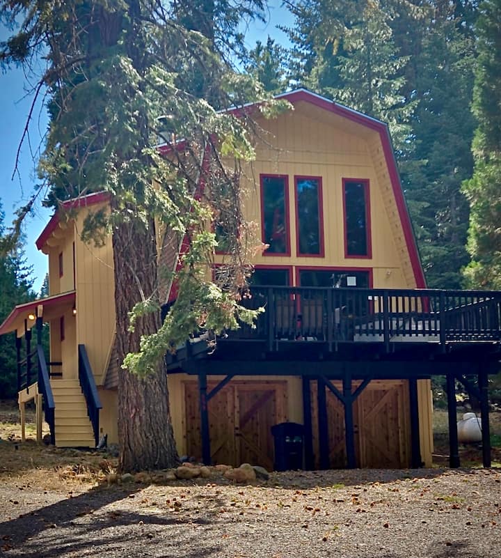 Quaint Little Lake House - Lake Almanor, CA