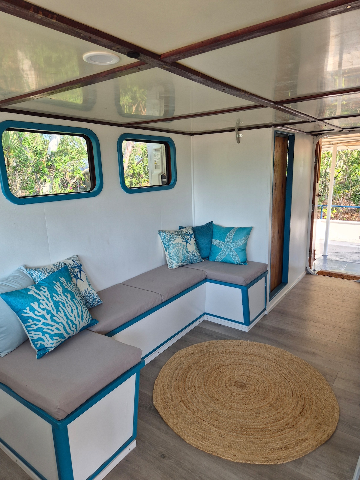 Gracie - May : Unique boat stay with ocean views - Boats for Rent in ...