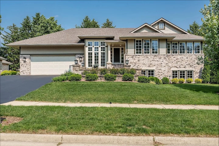 Let's Take It Back To The Old School! - Rockford, IL