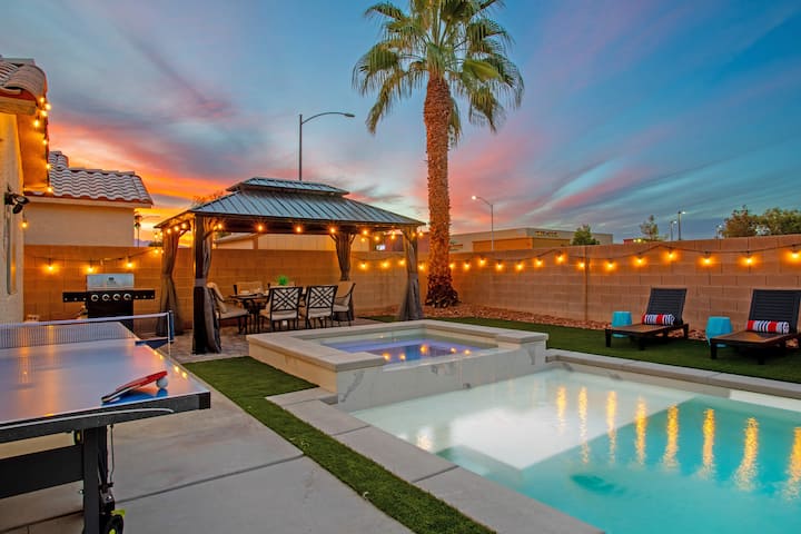 Vegas Vacation 5bd-pool, Spa, Games, And More! - North Las Vegas, NV