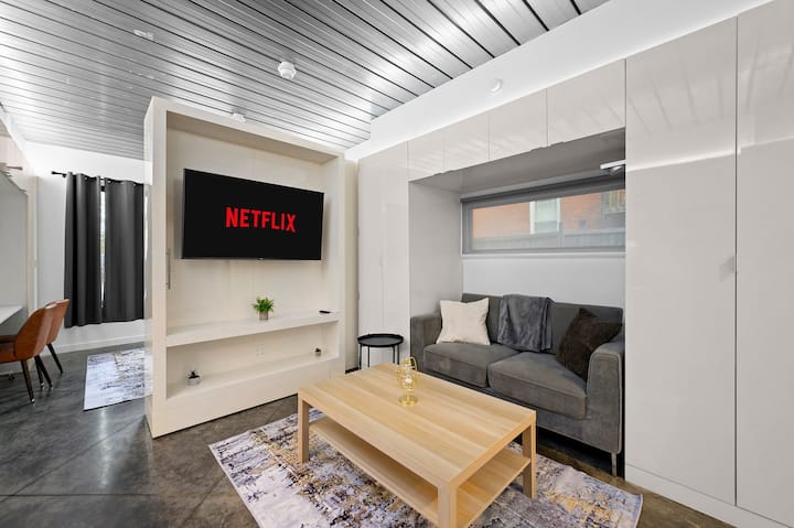 Urban Chic Studio Near University Circle - Cleveland, OH