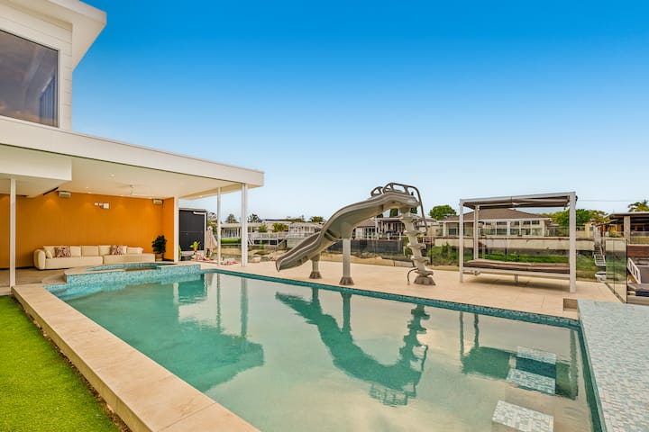 The Ultimate Family Entertainer-central Broadbeach - Gold Coast