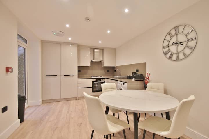 Lovely 2bed Garden Flat In West London - London