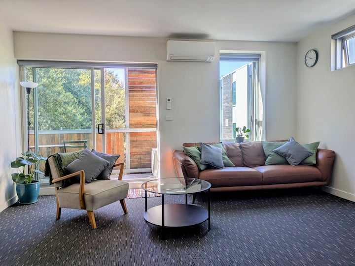 St Kilda Treehouse Apartment - St Kilda