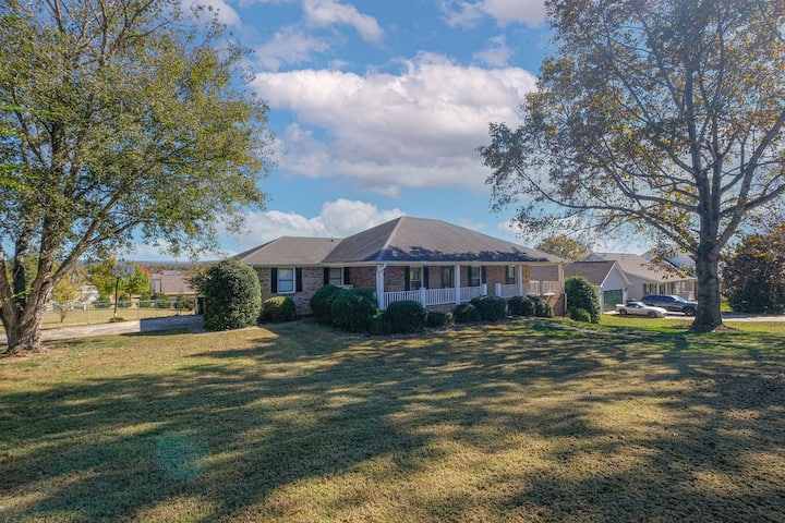 Stunning Retreat 15 Min To Downtown Hvlle! - Huntsville, AL