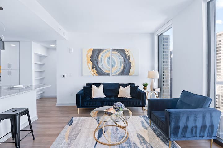 New! 2br Staycation Sky Views Midtown | Sleeps 4 - State Farm Arena