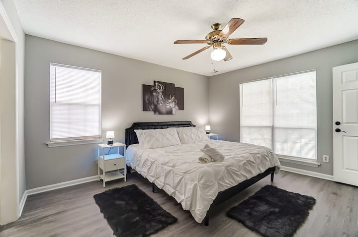 Charming Nc Retreat | 4br Home With Hot Tub & More - Harrisburg, NC