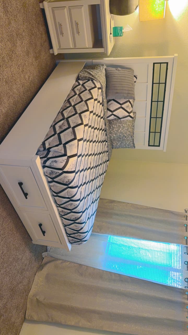 Lovely 2-bedroom Apartment In Burien - Burien, WA