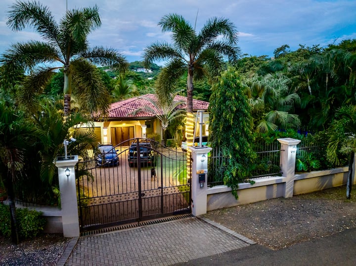 Casa Jardines Playa Hermosa Guanacaste Costa Rica. - Playa Hermosa