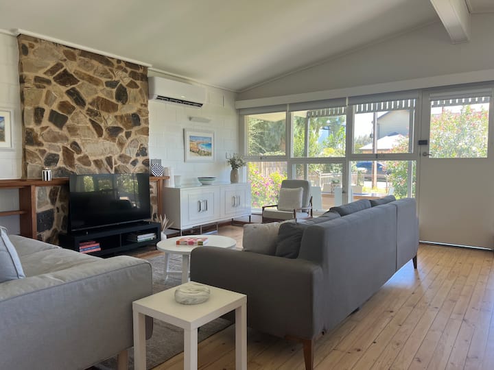 Prime Location, Walk To Beach, Updated 3br, Ac - Aldinga