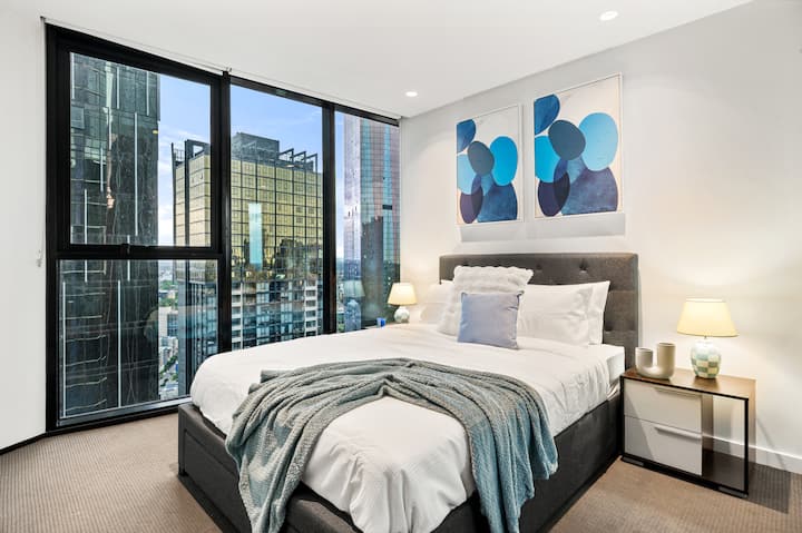 Sky High 2br Cbd Haven W/pool, Gym & City Views - Melbourne