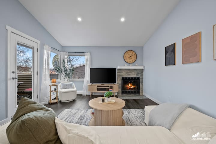 Near Airport | Mountain View | Patio | 3 Queens - Anchorage, AK