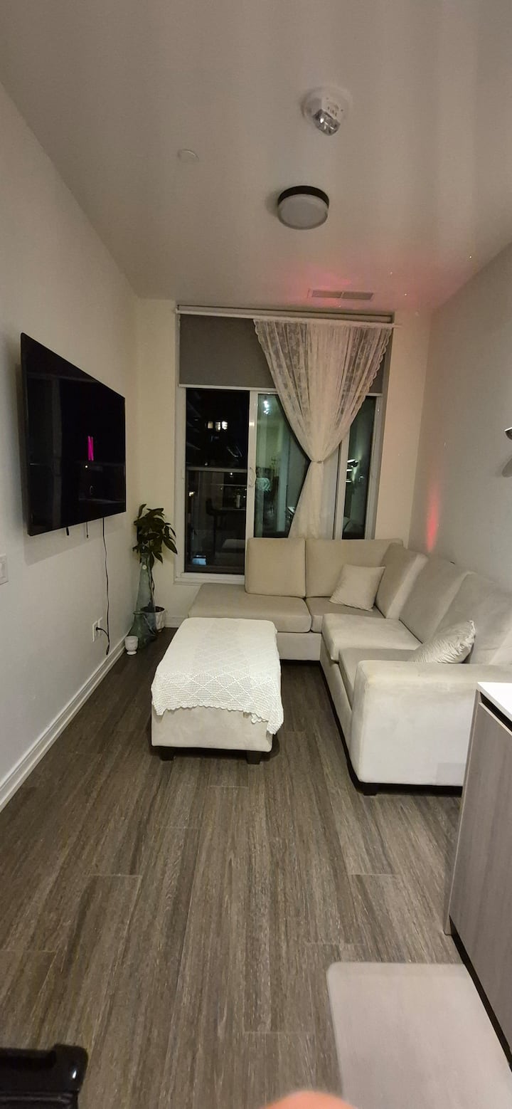 Modern City Condo Close To Cn Tower/waterfront! - Toronto