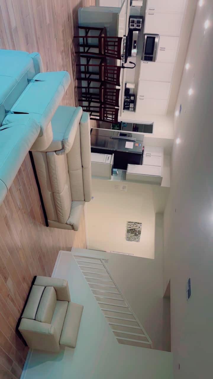 The Paseo Group Stay - Phoenix, AZ