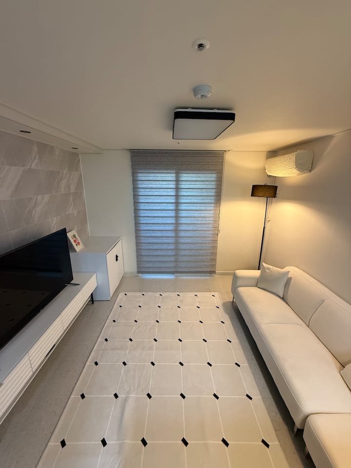 엔칸토 (305) / 투룸,퀸침대2개,성심당 도보 5분, 야구장 차량7분, 인근맛집카페 - Daejeon