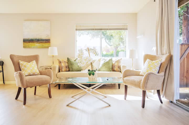 Spacious Downtown 6br Duplex | Perfect For Groups - Mountain View, CA