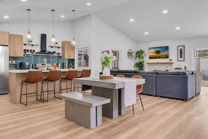 Central Luxe Socal 3bd, Beach/disney 15 Min - Tustin, CA