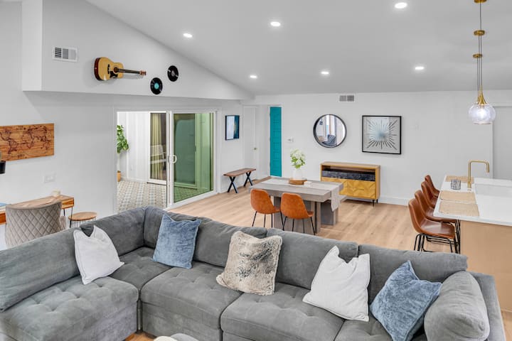 Central Luxe Socal 3bd, Beach/disney 15 Min - Tustin, CA