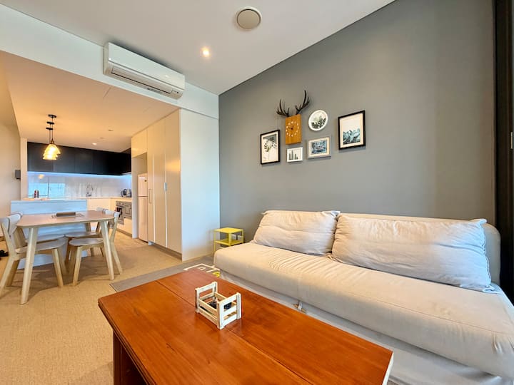 Resort-style Stay In Wentworth Point | 2br - Parramatta