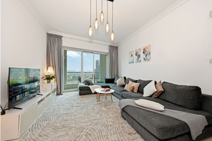 Huge 1br With Golf Course And Marina View - Dubai